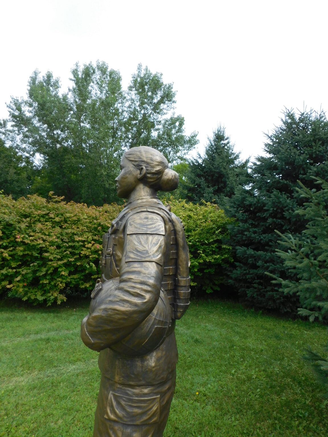 LIFE-SIZE FEMALE CONCRETE HERO SOLDIER STATUE - SVJ Creative Designs